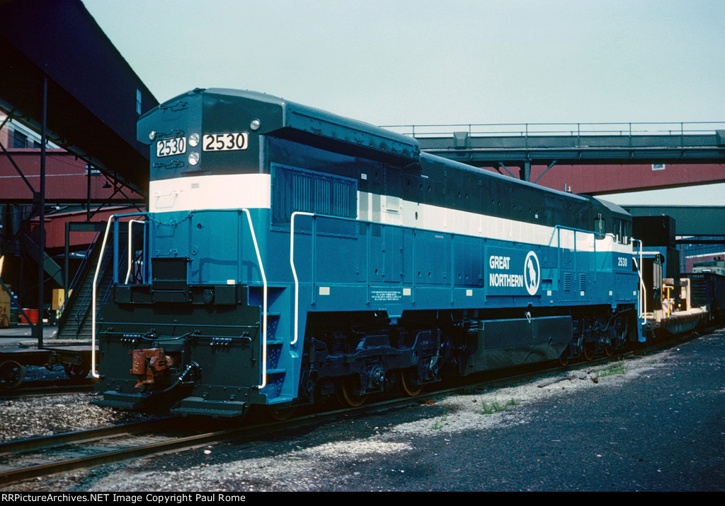 GN 2530, GE U33C, New at the GE Plant